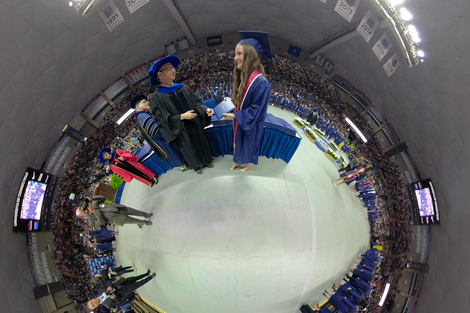 CLAS Commencement in 360° Virtual Reality - UConn Today