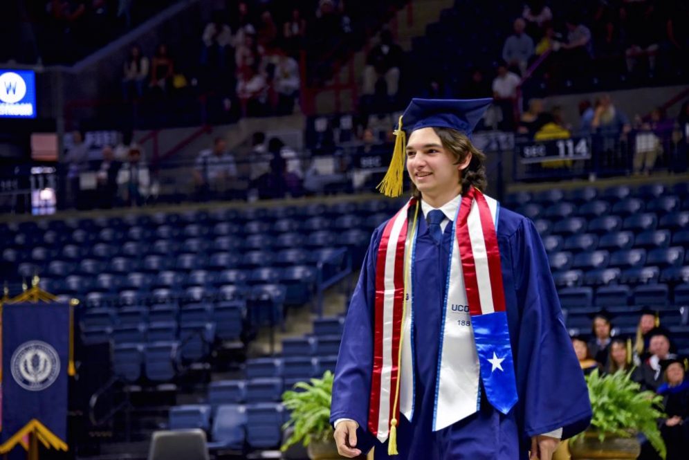 Scenes from CAHNR Commencement - UConn Today