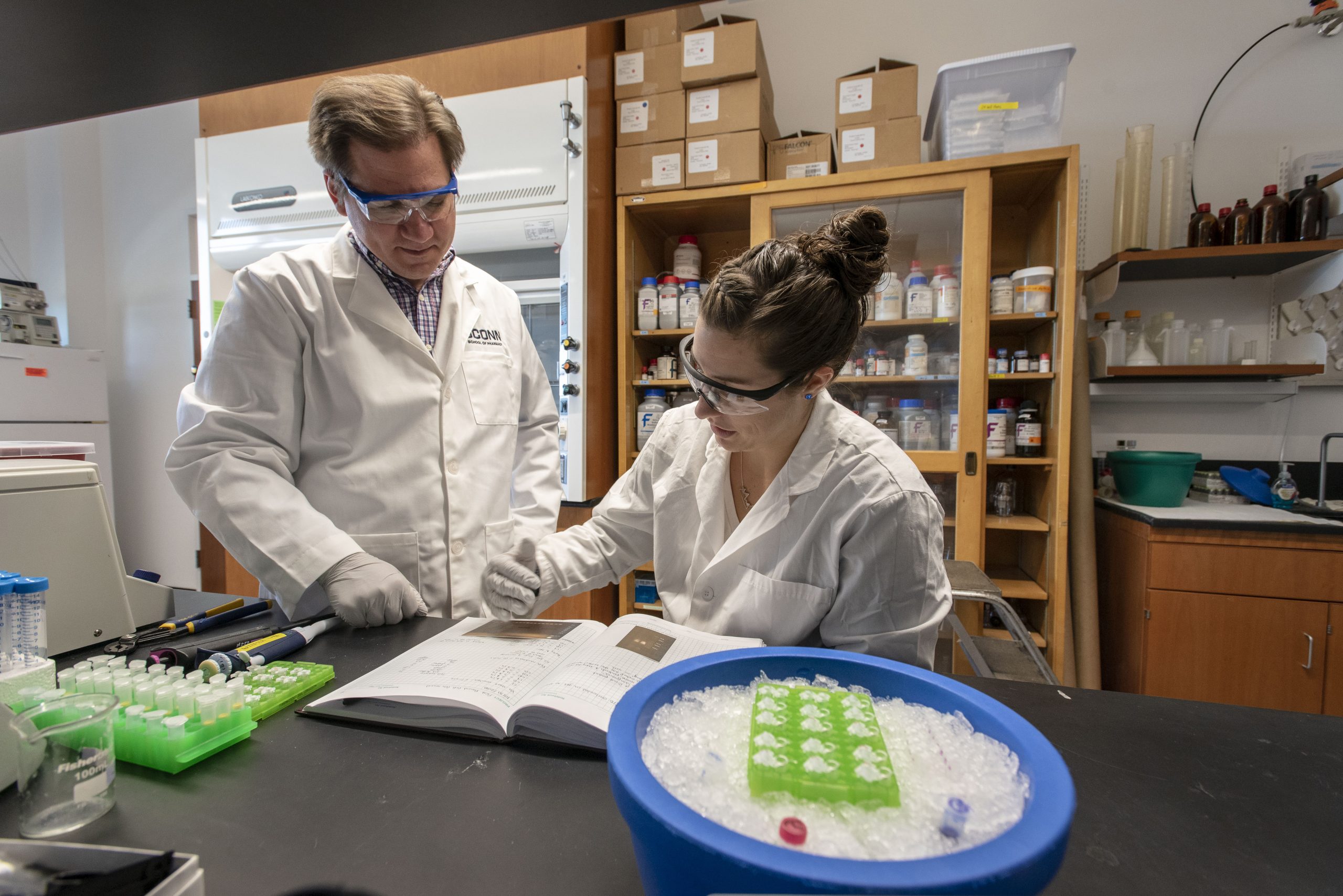 Andrew Wiemer Receives the School of Pharmacy 2024 Faculty Research ...