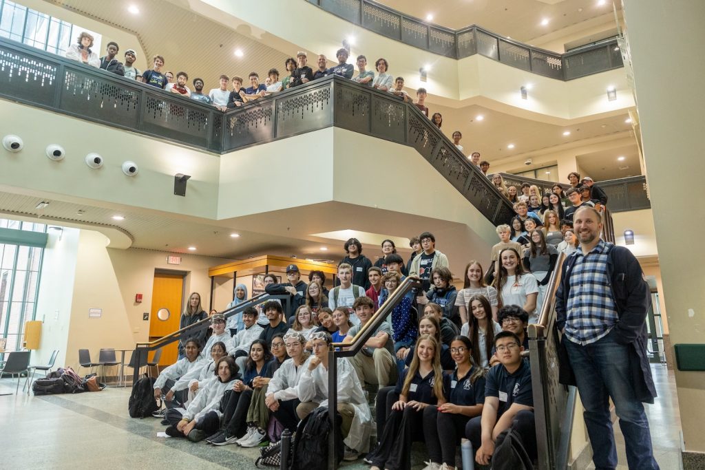 High School Students Get Hands on Experience at UConn Chemistry Early ...