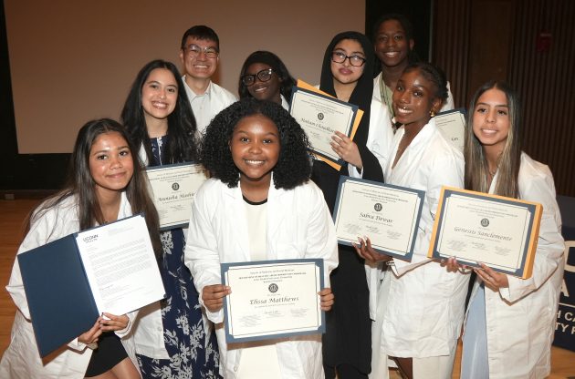 ‘Doctors Academy’ Graduates Win College Scholarships - UConn Today